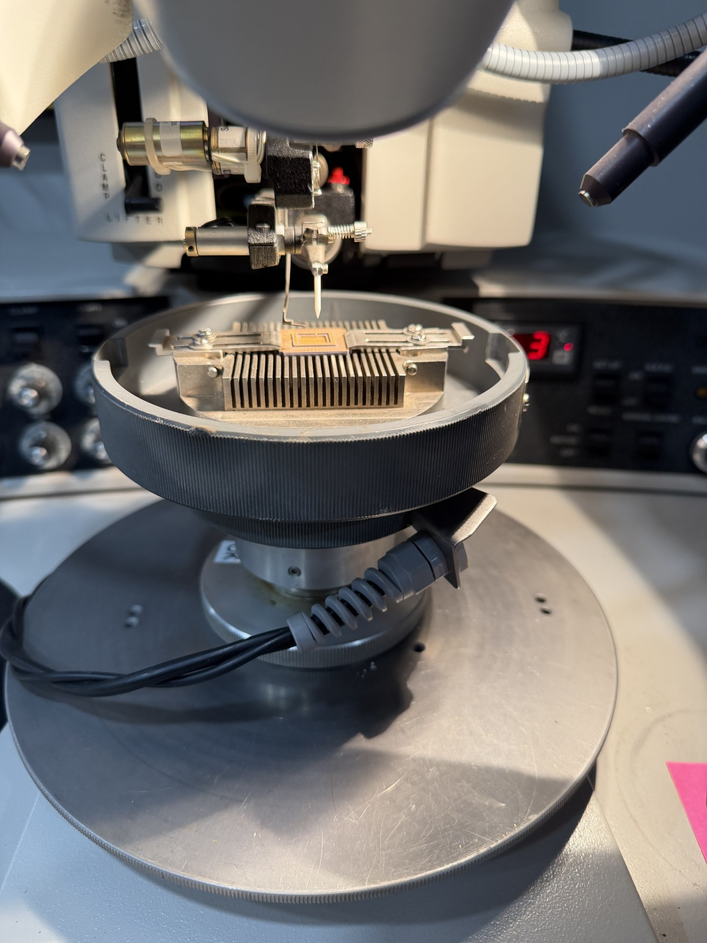 K&S 4522 Deep Access Manual Ball Bonder | LabX.com