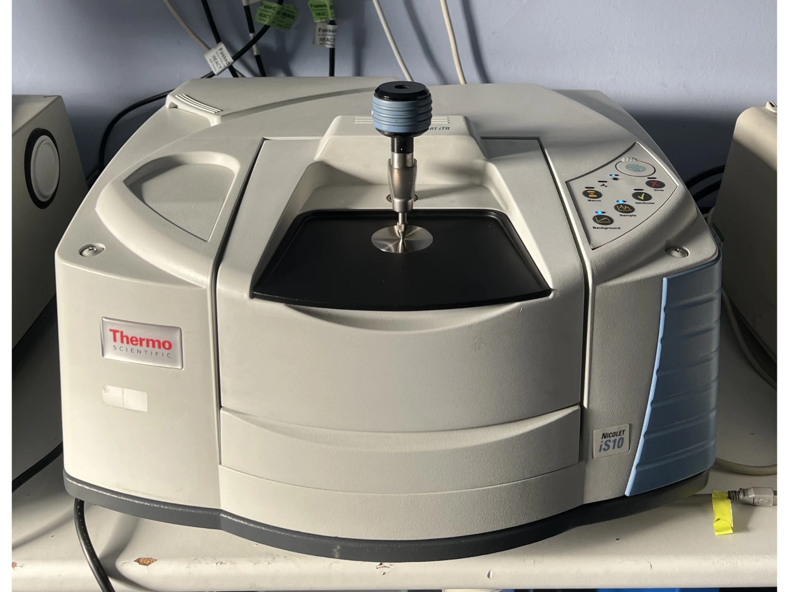 Thermo Nicolet IS10 FTIR | LabX.com