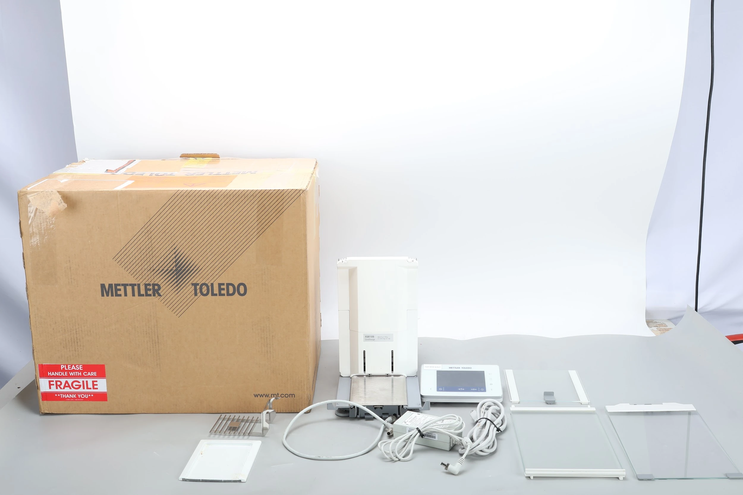 Mettler Toledo XSR105DU Analytical Balance With Power Adapter | LabX.com