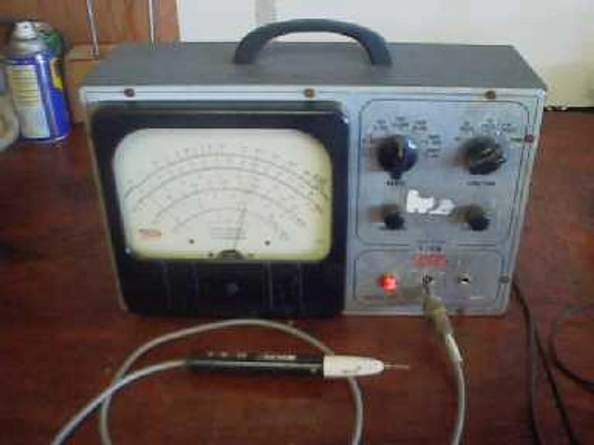QTY. 1. EICO PEAK TO PEAK UTUM ELECTRONIC VOLT METER OHM METER WITH ...