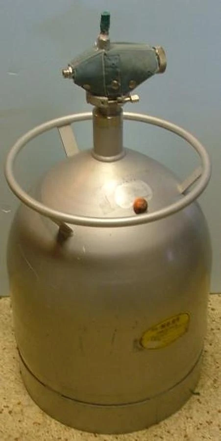 QTY. 1. DEWAR TANK 8 GALLON WITH 8 PIN CABLE CONNECTION AND 2 FITTINGS ...